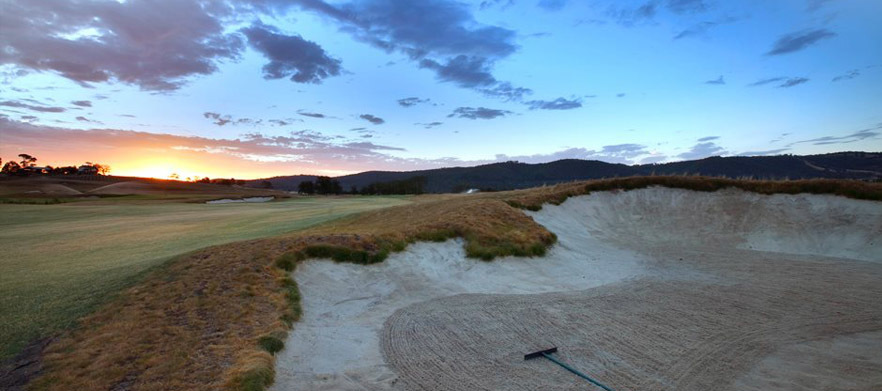 18 Holes For Two with a Motorised Cart at Yering Meadows Golf Club just ...