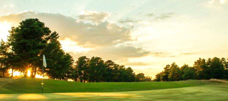 18 Holes For TWO Players with Drinks Each at Goonawarra Golf Course ...